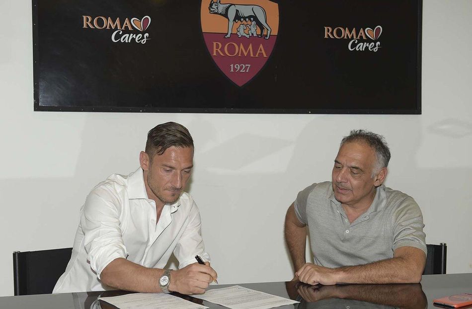 Official: Roma confirm Totti will play on for one final season - AS Roma