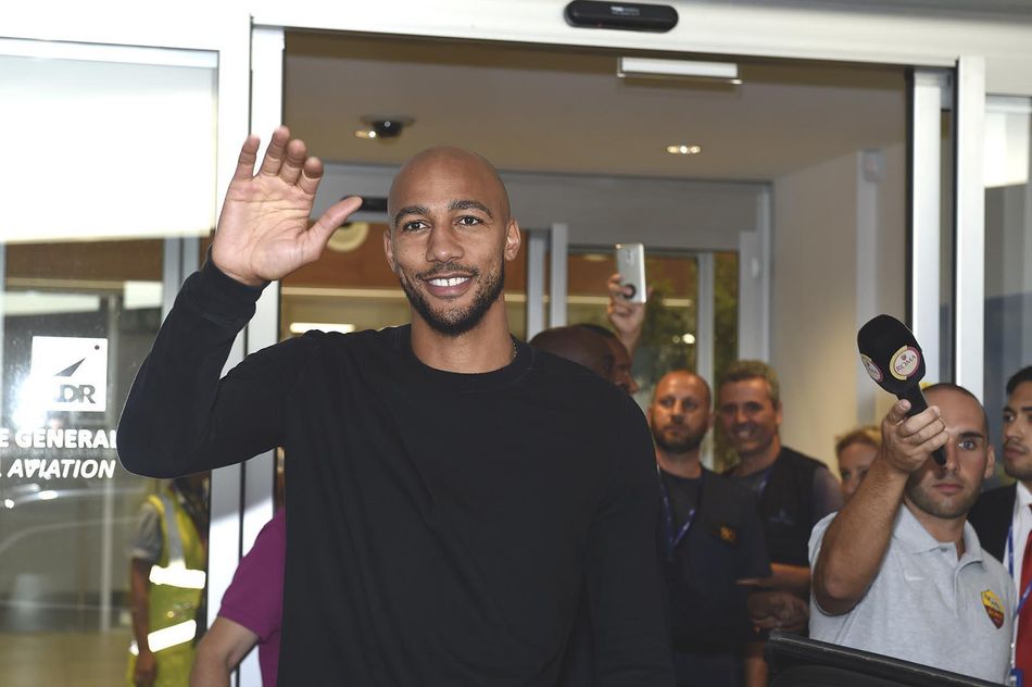Gallery: Steven Nzonzi arrives in Rome - AS Roma