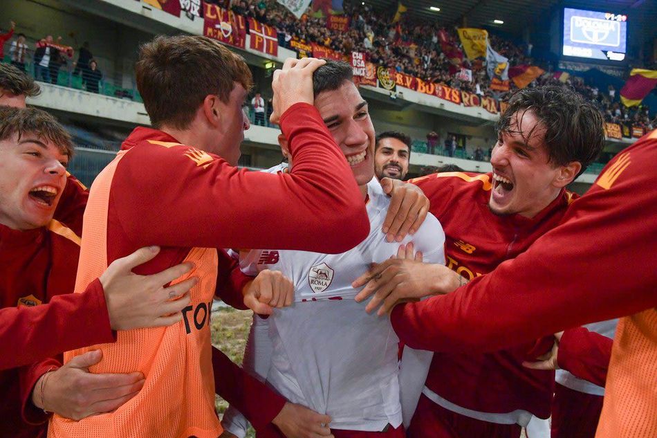 Social: Players' posts after dramatic late triumph - AS Roma