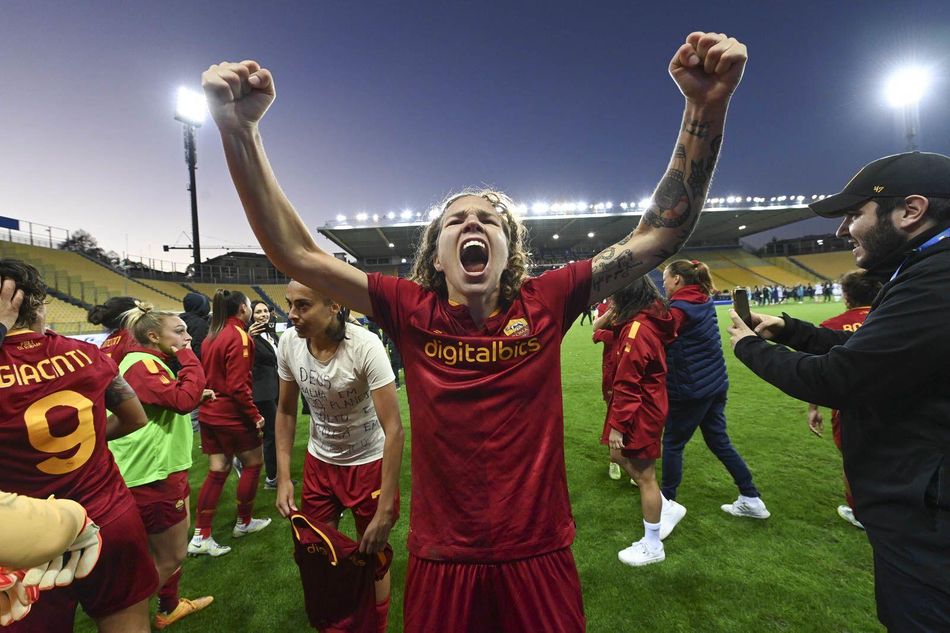 Watch: Roma Women win the Supercoppa! (Tunnelcam Part I) - AS Roma