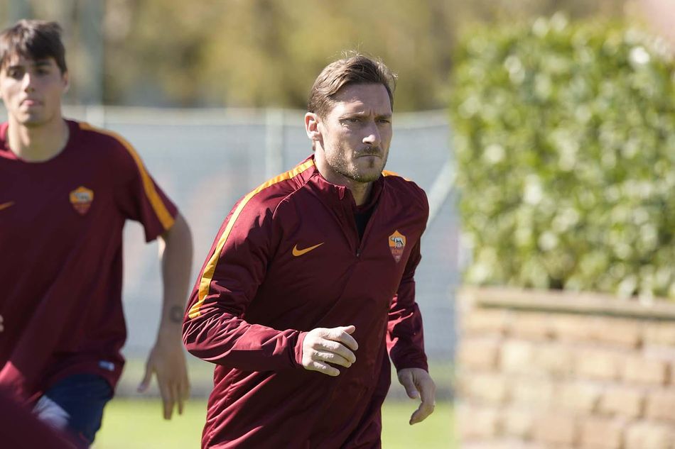 Gallery: Players train on Tuesday afternoon in the sun - AS Roma