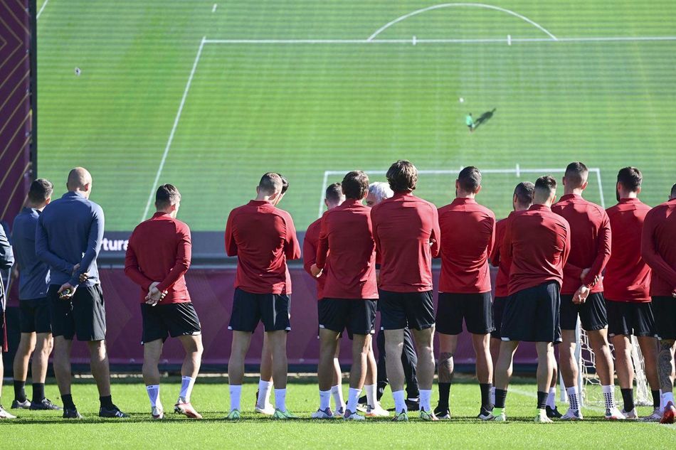 Gallery: Wednesday training on the big screen! - AS Roma