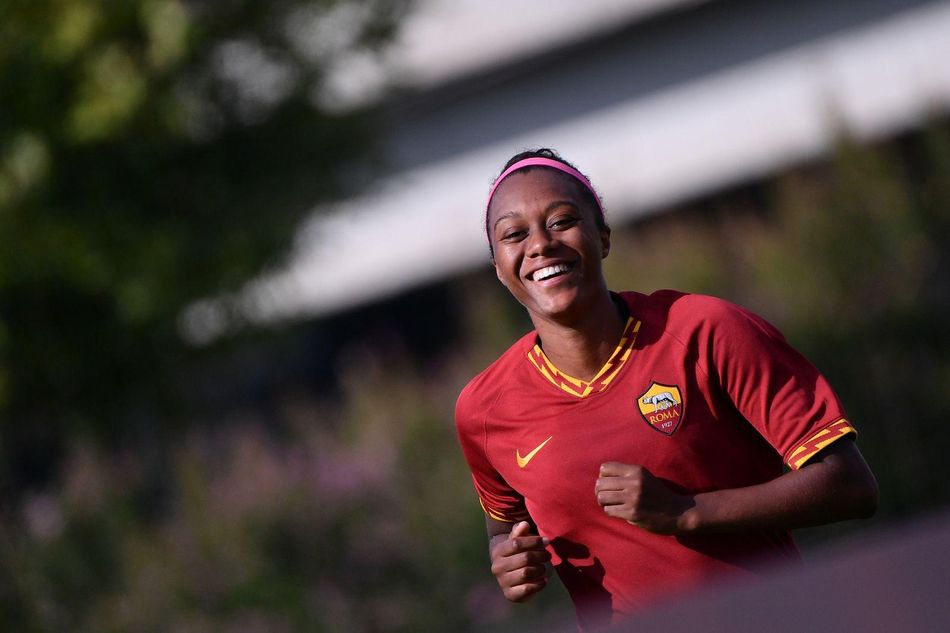 Swaby renews contract until 2022 - AS Roma