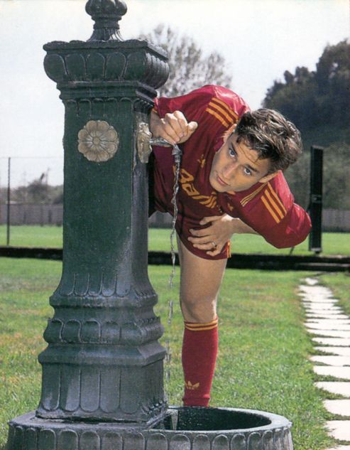 Gallery: 40 rare photos of Francesco Totti throughout his career - AS Roma