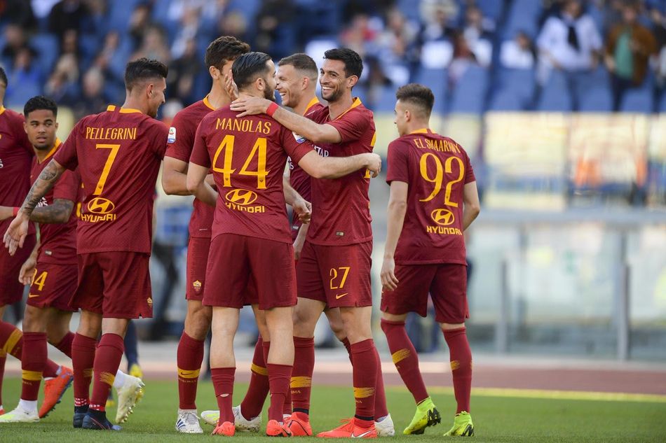 Gallery: 30 best photos from a crucial home win - AS Roma