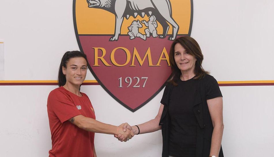 Get to know our new forward Valeria Pirone! - AS Roma