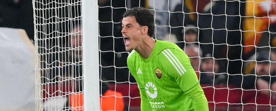 Svilar: "I'm happy to help the team with my saves" - AS Roma