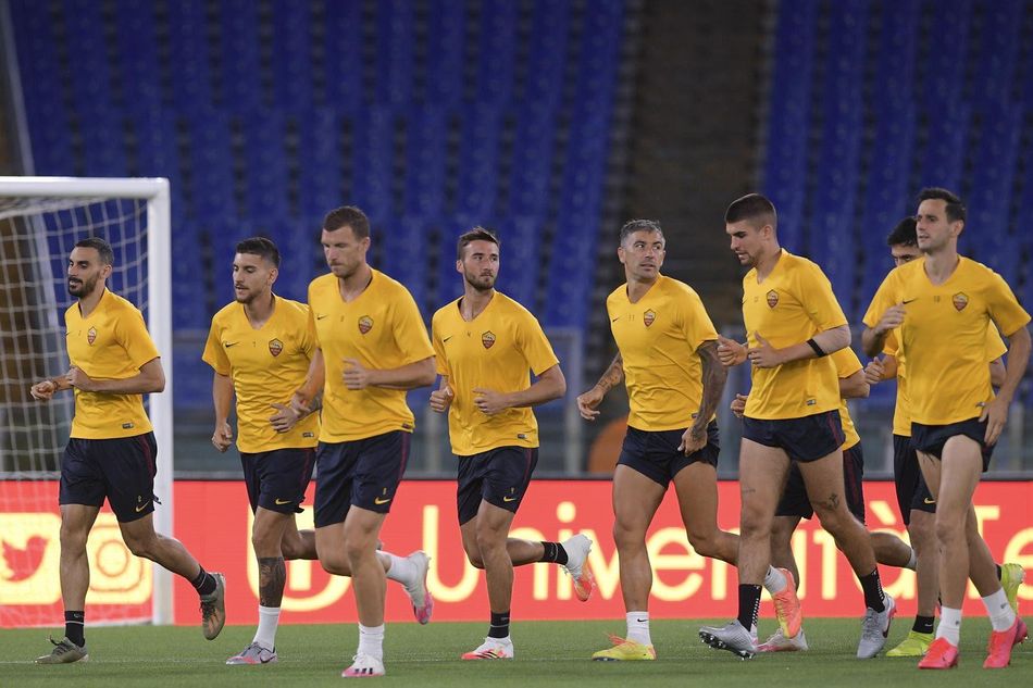 Gallery: Olimpico training on Monday night! - AS Roma