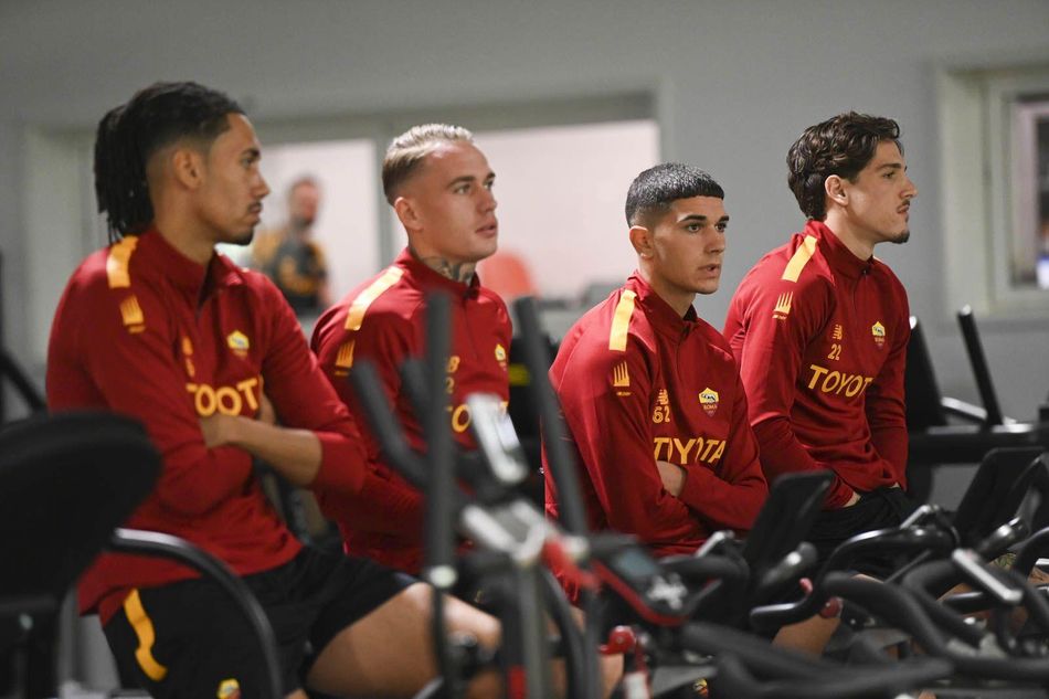 Gallery: Training begins for final games before the break - AS Roma