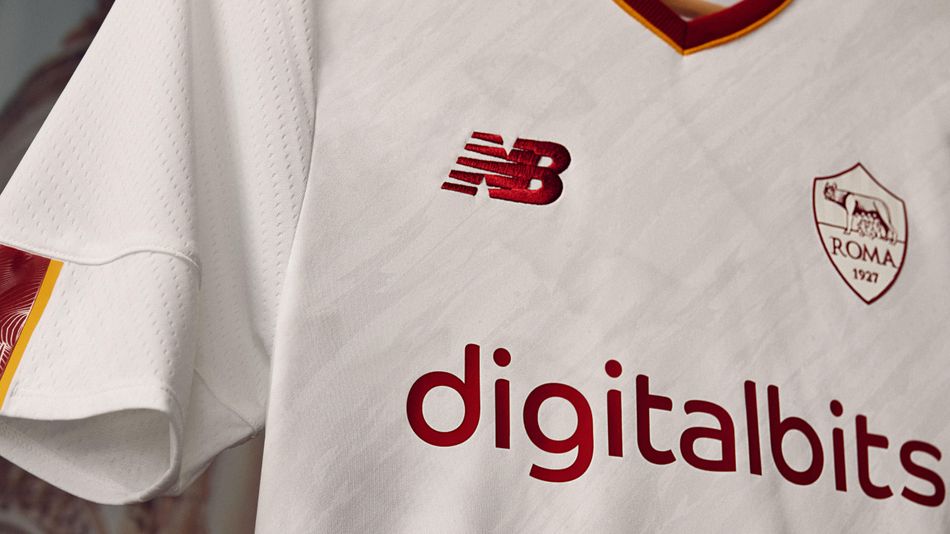 Gallery: A closer look at the new kit! - AS Roma