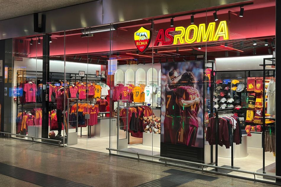 New prime location for AS Roma Store at Rome Termini station