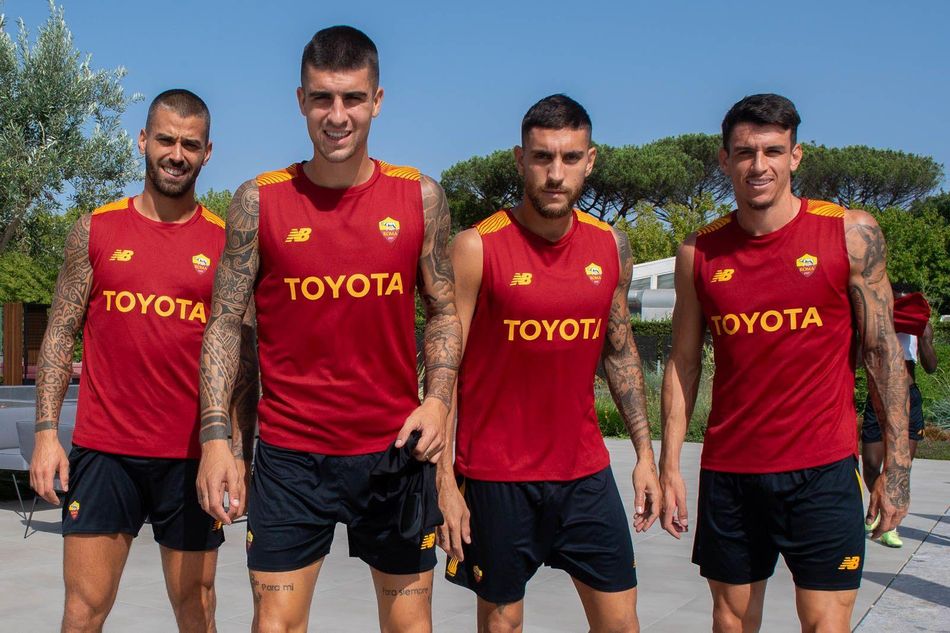 Gallery: First session with the new training kit! - AS Roma