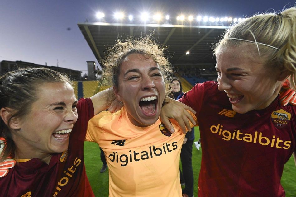 Highlights: Roma Women lift Supercoppa! - AS Roma