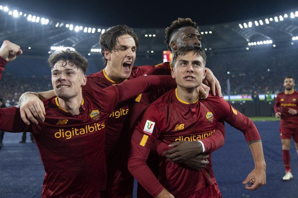 Gallery: Quarter-final bound! - AS Roma