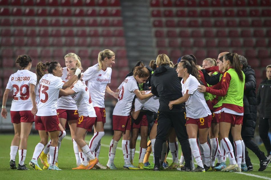 Sparta Prague 1-2 Roma Women: Deserved comeback raises group stage ...