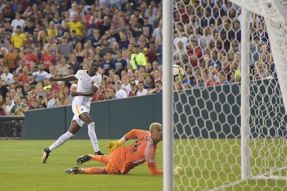 Striker Sadiq joins Torino - AS Roma