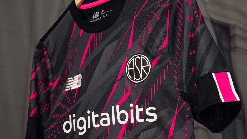 Gallery: A closer look at the third kit! - AS Roma