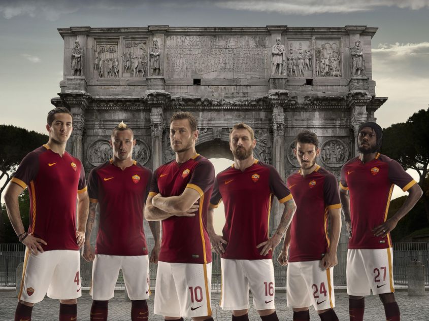 Totti: New Roma kit is beautiful - AS Roma