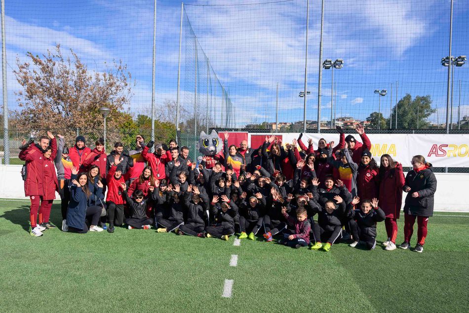 National Braille Day: girls from the AS Roma academy meet Roma Blind ...