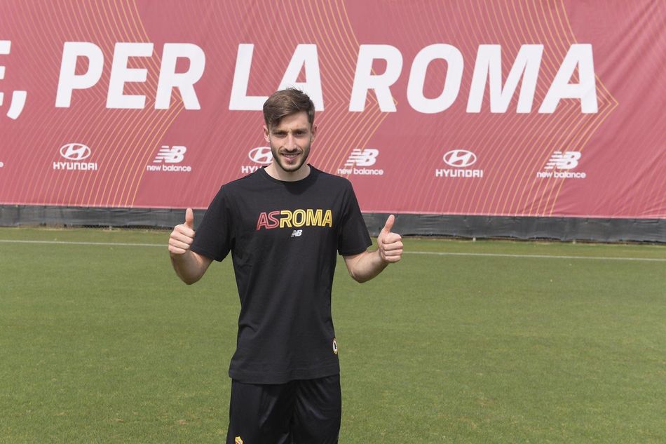 Factfile: Meet new signing Matias Vina! - AS Roma