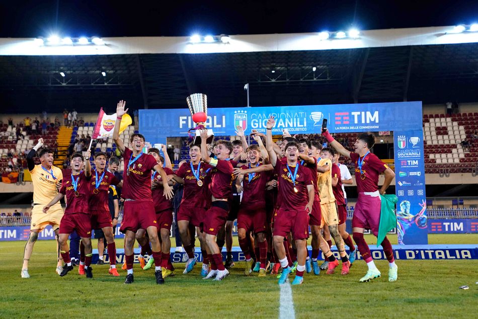 Under-16s secure league title again! - AS Roma