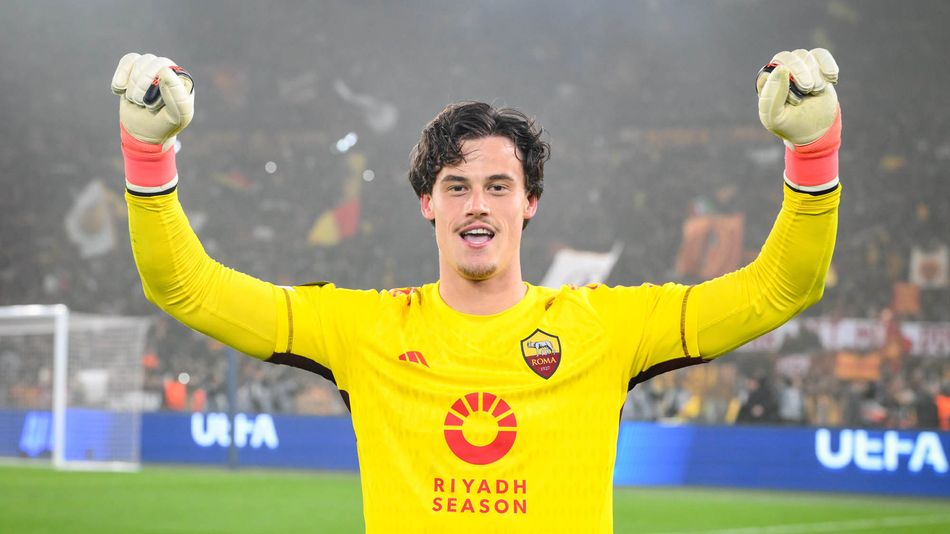Svilar: “I have worked all my life for this moment" - AS Roma