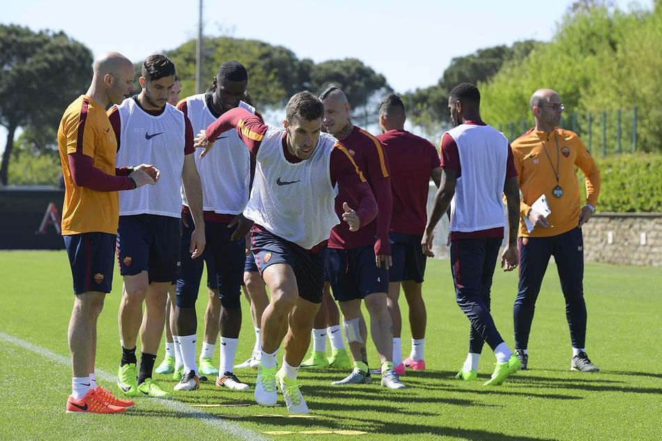 Squad list: Injury rules Totti out of Pescara clash - AS Roma