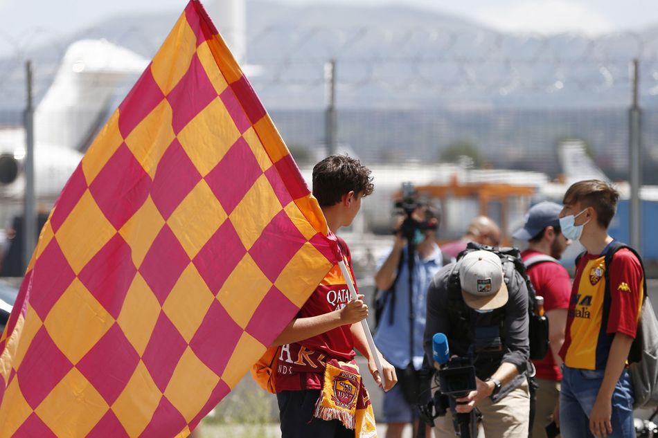 Jose Mourinho lands in Rome! - AS Roma