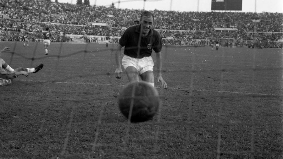 Happy birthday Roma great Pedro Manfredini! - AS Roma