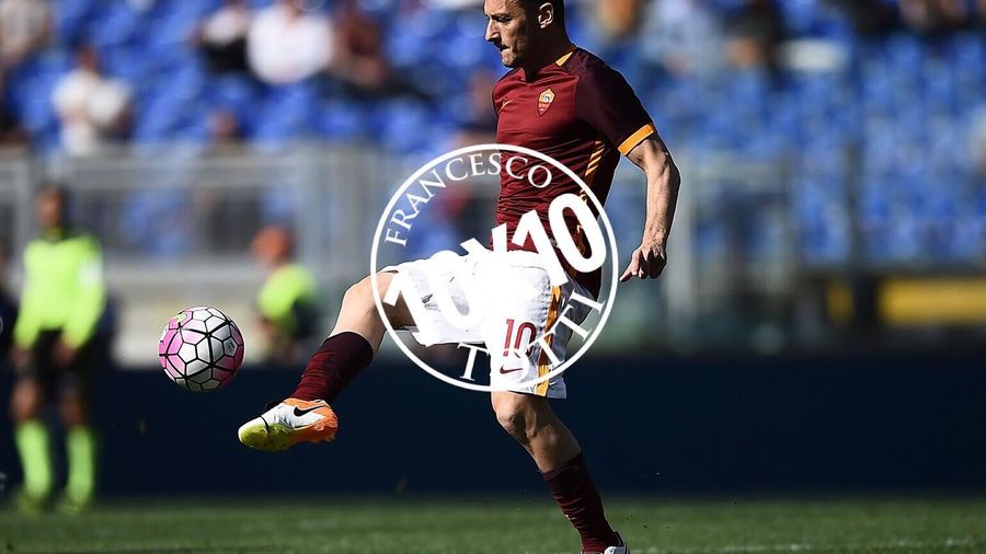 10x10: The best assists of Totti's career - AS Roma