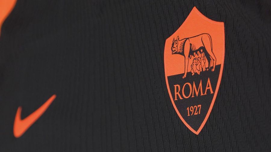 Gallery: Up close with the new third kit! - AS Roma
