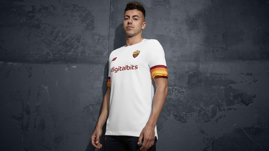In photos: First-team players in the new away kit! - AS Roma