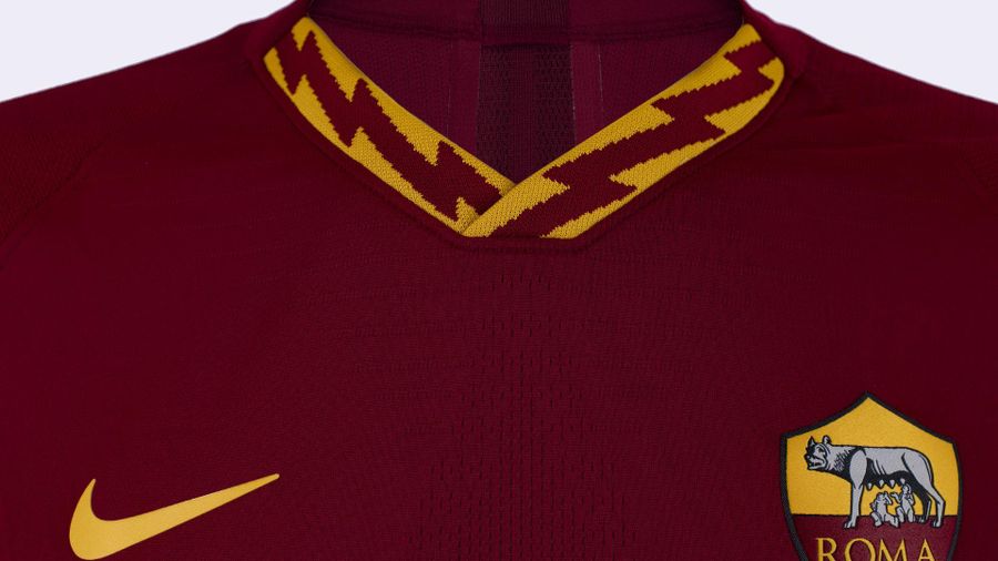 Gallery: A closer look at the new home kit - AS Roma