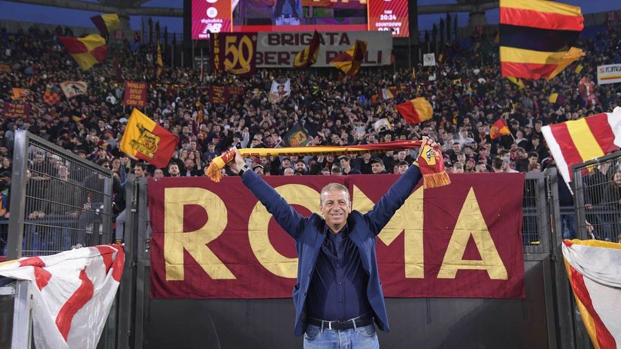 Gallery: Rizzitelli under the Curva Sud! - AS Roma