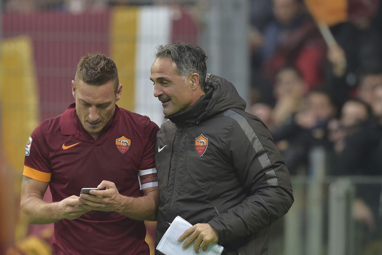 On This Day: Totti's derby selfie goes viral - AS Roma
